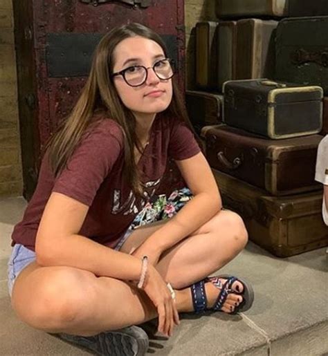 Adolescente envolvida em disparo que matou amiga é internada em unidade