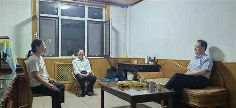 淄博市行政审批服务局 党务公开 淄博市行政审批服务局开展“我们的节日·中秋节”家访活动