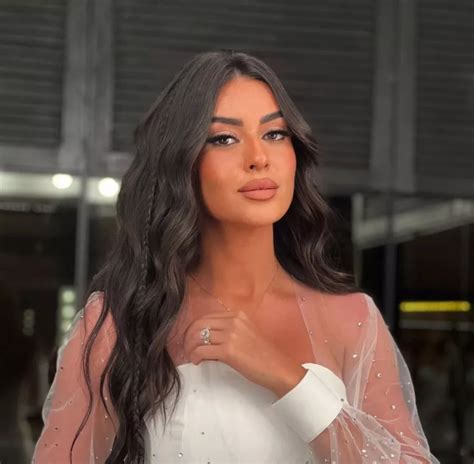 ميرنا نور الدين تعقد قرانها وتكشف عن الصورة الأولى للعريس مجلة سيدتي