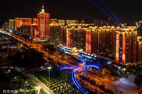 山西运城盛世华诞 欢度国庆主题灯光秀点亮夜空 图片 海外网