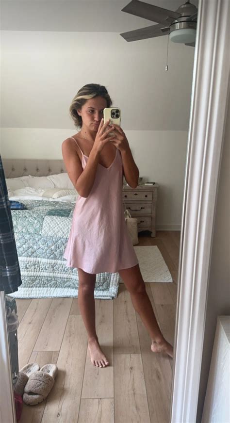 Sadie Crowells Feet