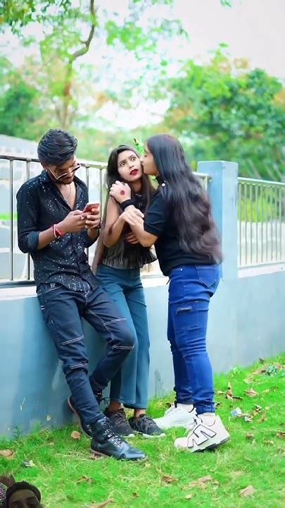 Dasi Ladki Ne Sabke Samne Ea Kya Kiya💋😘😋kiss 💋💋💋😘 Youtube