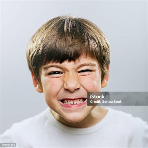 Angry 남자아이 아이에 대한 스톡 사진 및 기타 이미지 아이 찡그린 표정 사람 얼굴 Istock