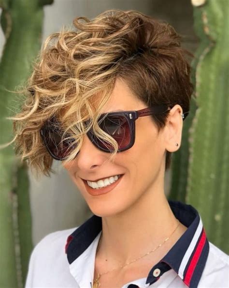 Pin En Стрижки Cortes De Pelo Pixie Cortes De Pelo Pelo Corto Ondulado