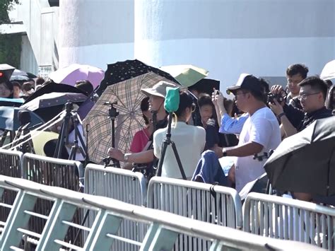 國慶煙花匯演晚上舉行 食肆、戲院等提供國慶優惠 新浪香港