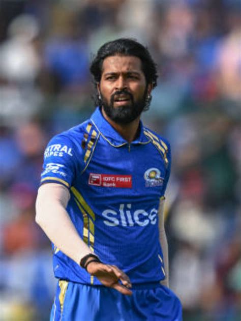 Ipl में जब हार्दिक को पड़ रही थी गालियां तब कुछ ऐसा था ड्रेसिंग रूम का