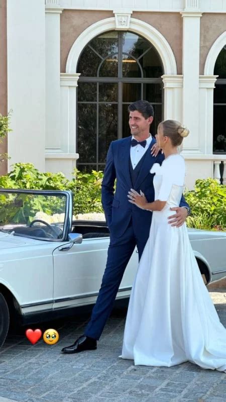 عروسی رویایی دروازه بان ۳۱ ساله رئال مادرید و سوپر مدل ۲۵ ساله در فرانسه