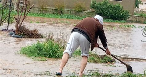 بالصورة مياه الأمطار تغمر أوتوستراد المنية