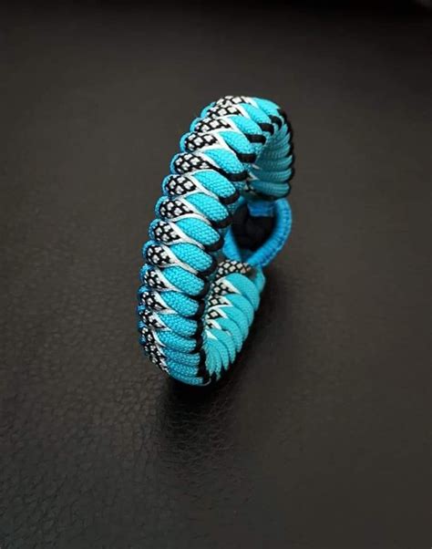 Pin On Paracord Projects Paracord Bracelet Designs Paracord Bracelet