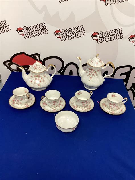 Paragon Victoriana Rose Bone China Tea Set Badgers Auctions On Site