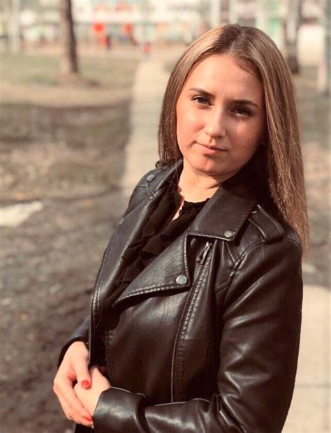 Пин от пользователя John Young на доске Leather Jacket Girl в 2024 г