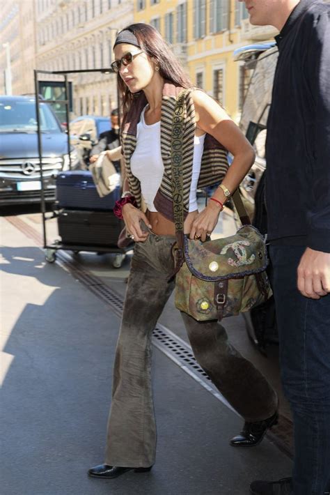 Bella Hadid Brings 90s Revival To Milan Fashion Week Artofit