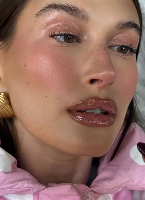8 Juiciest Lip Oils For All Day Hydration — Non Sticky Nourishing