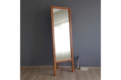 Skadberg Spegel 55 cm Valnöt Inredning Trademax
