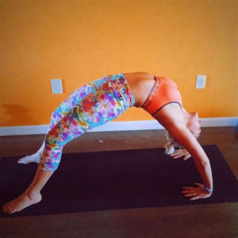 Beautiful Women Show Off Their Sexy Stretching Skills 42 Pics