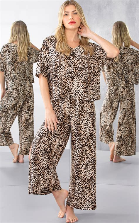 Pijama Blusa Manga Curta Com Capri Dalva Compre Online