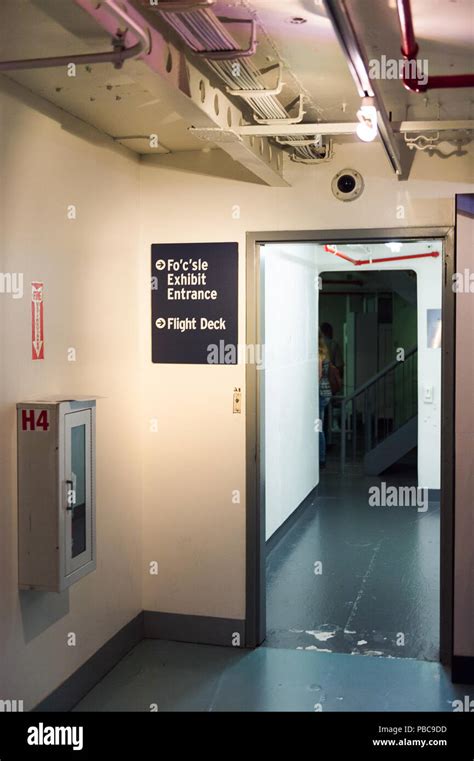 New York Usa Sep 25 2015 Interior Of The Uss Intrepid The