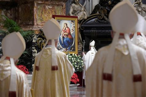 Папа Франциск отслужил «пандемическую рождественскую мессу Новости Беларуси Хартия97