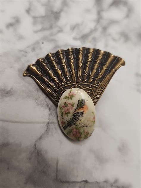 Metal Oriental Fan Bird Baltimore Oriole Hat Pin Lape Gem
