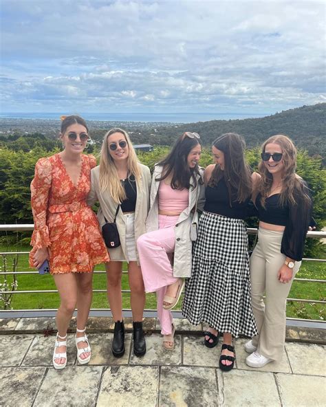 Melanie Bracewells Feet
