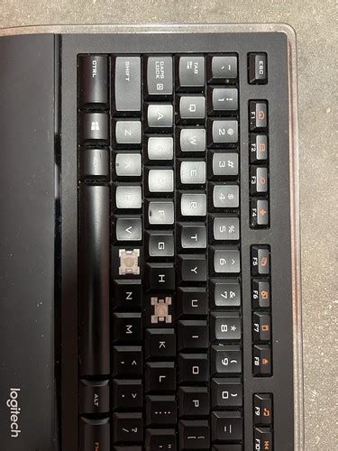 Logitech Illuminated Wired Keyboard K740 Missing 1 Key Untested As Is Ebay