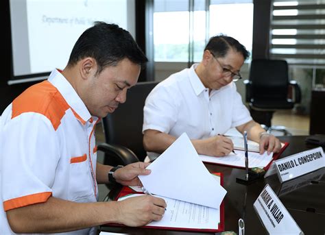 Up Dpwh Ink Moa For Infra Devt University Of The Philippines