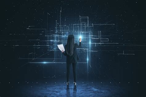 어두운 배경에 추상적 인 빛나는 라인 인터페이스를 사용하는 매력적인 젊은 유럽 사업가의 뒷모습 빅 데이터 메타버스 및 연결 개념 최고 경영인에 대한 스톡 사진 및 기타