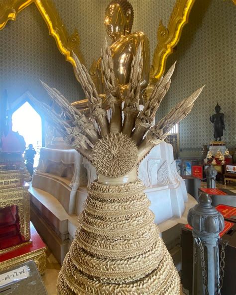 พระพุทธรูปทองคําองค์นี้ก็ได้ประดิษฐานอยู่ที่วัดไตรมิตรวิทยาราม วัดสามจีน พระพุทธรูปทองคําองค์