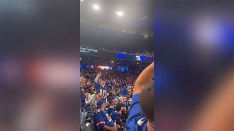 New York Giants Fans Boo Taylor Swift Advert At Nfl Game Indy100