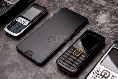 许多过时的手机和智能手机高清图片下载 正版图片503899193 摄图网