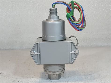 Custom Control Sensors Ccs Model 646gze5 Pressure Switch