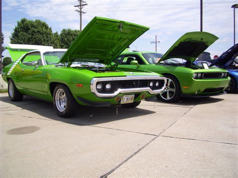 Green W Envy Vs Sassy Grass Green Colors Dodge Challenger Forum