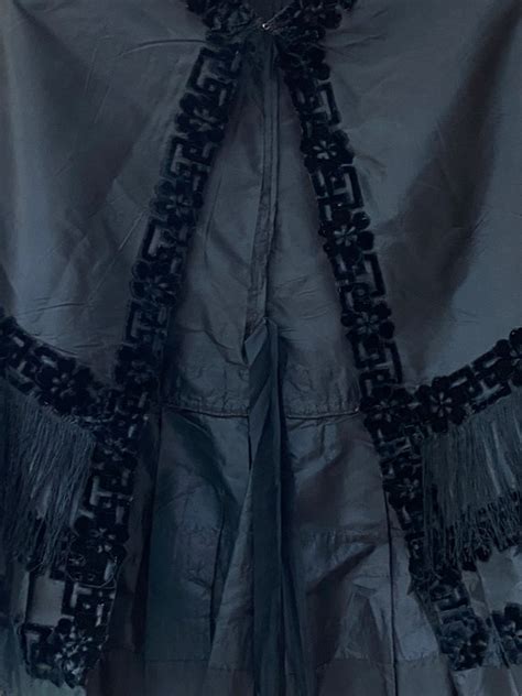 Victorian Silk Taffeta Mourning Cape Gem