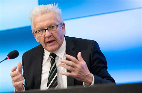 Kretschmann verteidigt Corona Entscheidungen Mutierte Viren hängen wie ein Damoklesschwert