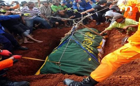 Prosss Pemakaman Fajri Pemuda Asal Tangerang Dengan Bobot 300 Kilogram