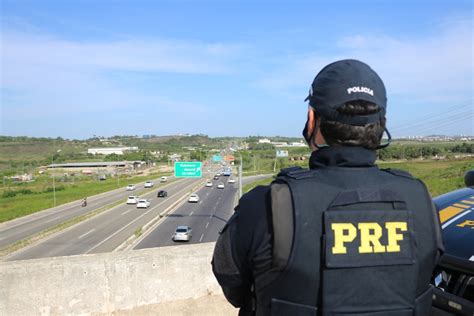 Laranjeiras SE PRF flagra motorista inabilitado dirigindo na BR Polícia Rodoviária Federal