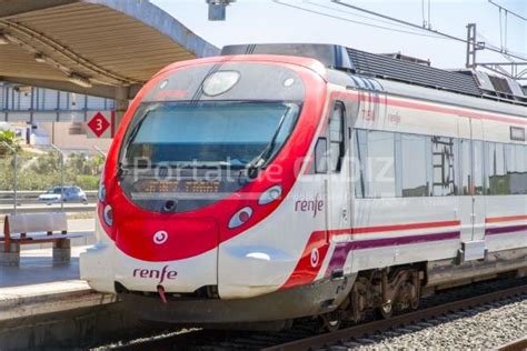 Renfe ofrece 332 000 plazas en todos los trenes de la Bahía de Cádiz