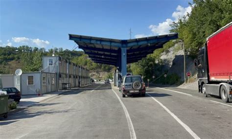 Nisin pritjet e gjata në pikat kufitare të Kosovës