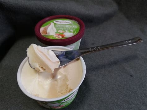 さすがは夏向きアイス！ハーゲンダッツ ミニカップ Creamy Gelato『ヘーゼルナッツ＆ミルク』『マンゴー＆パッションフルーツ』を食べて