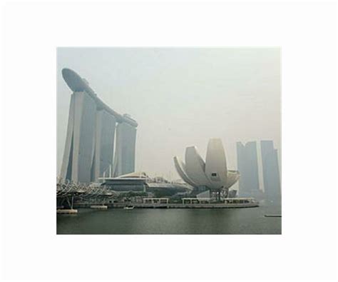 Space Starved Singapore Builds Floating Solar Farms In Climate Fight