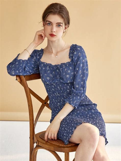 impressão floral dits manga bufante acabamento de folho Vestido en 2024