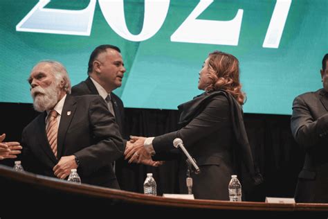Toma Protesta Como Rector De La UABC El Maestro Luis Enr El Mexicano