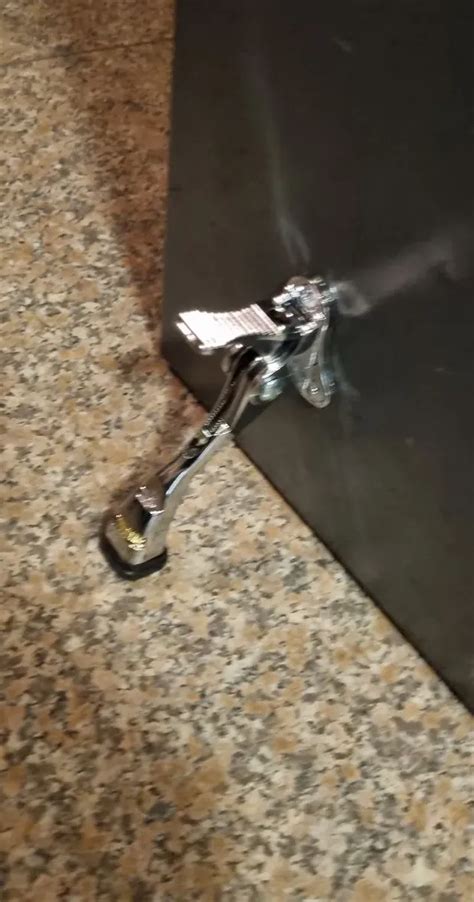 현관 자동말굽 설치 현관문 입구 이중안전고리 부착 마이홈마스터 숨고 숨은고수