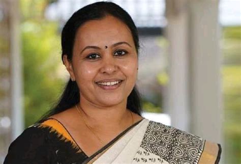 പേ വി ഷ ബാ ധ യ്‌ ക്കെ തി രാ യ പ്ര തി രോ ധ ത്തി ല്‍ പ്ര ഥ മ ശു ശ്രൂ ഷ