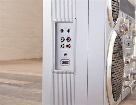 Gpo Brooklyn Is A Retro Boombox That Can Connect Via Bluetooth