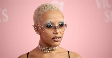 Doja Cat Calls Out Victorias Secret For Fashion Show Wardrobe