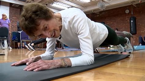100 Year Old Woman Does 3 Minute Plank