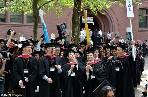 Harvard Seniors Admit They NEVER Had Sex At College In Harvard Crimson Poll Daily Mail Online