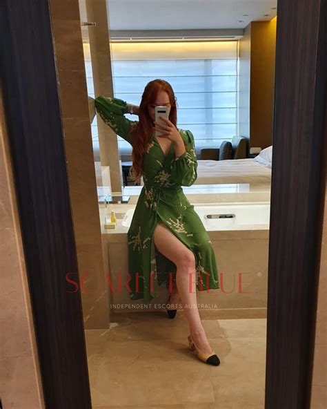 Ellie Aymes Independent Private Escort Scarlet Blue