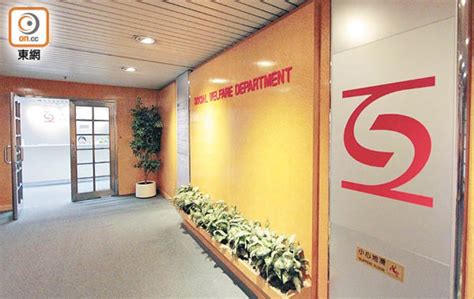 照顧者專線接6萬來電 81宗需緊急外展 半數受訪者發愁：政府支援非常不足夠 東方日報